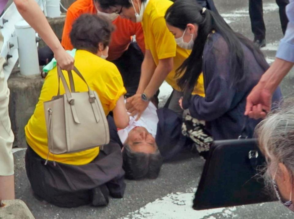 安倍元首相銃撃「巨大クラッカーのような」爆発音 現場目撃者の証言 芸能 デイリースポーツ Online