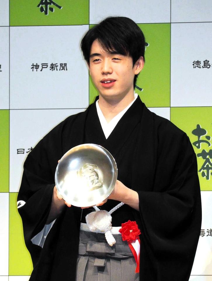 藤井聡太王位 ひふみんとのデビュー戦「大きな財産」すごく迫力を感じた/芸能/デイリースポーツ online