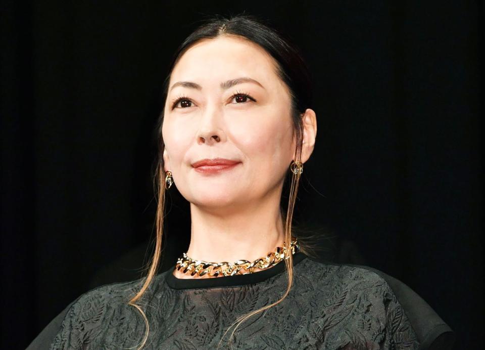 中山美穂 53歳誕生日 変わらぬ美貌と女優のバースデーケーキ 齢の重みが豊かさを 芸能 デイリースポーツ Online