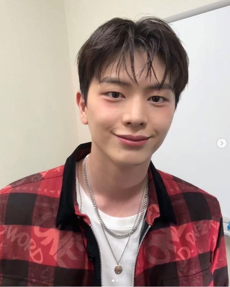 BTOBソンジェ 祖父が「日本から初めて錦鯉を輸入した人物」と告白 現地で話題に/芸能/デイリースポーツ online