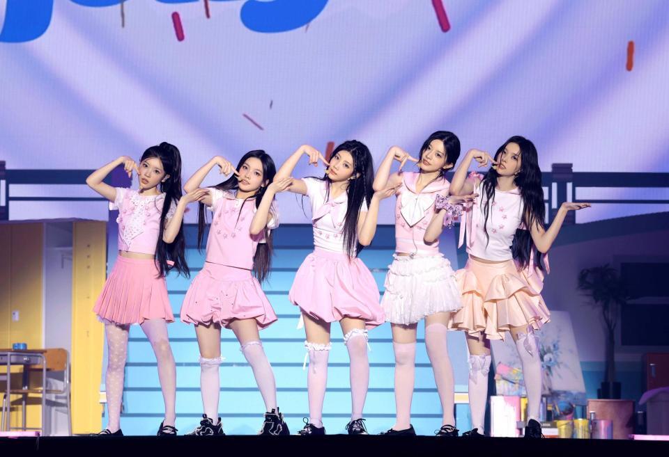 ILLIT 初大阪で15曲躍動 GLLIT前に関西弁連発「めっちゃ好きやねーん！」 最後はたこ焼きポーズ/芸能/デイリースポーツ online