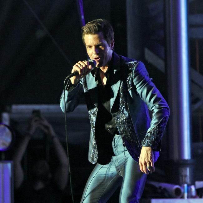 大人気バンドのボーカル、自転車事故で肩を負傷/海外スターバックナンバー/芸能/デイリースポーツ online