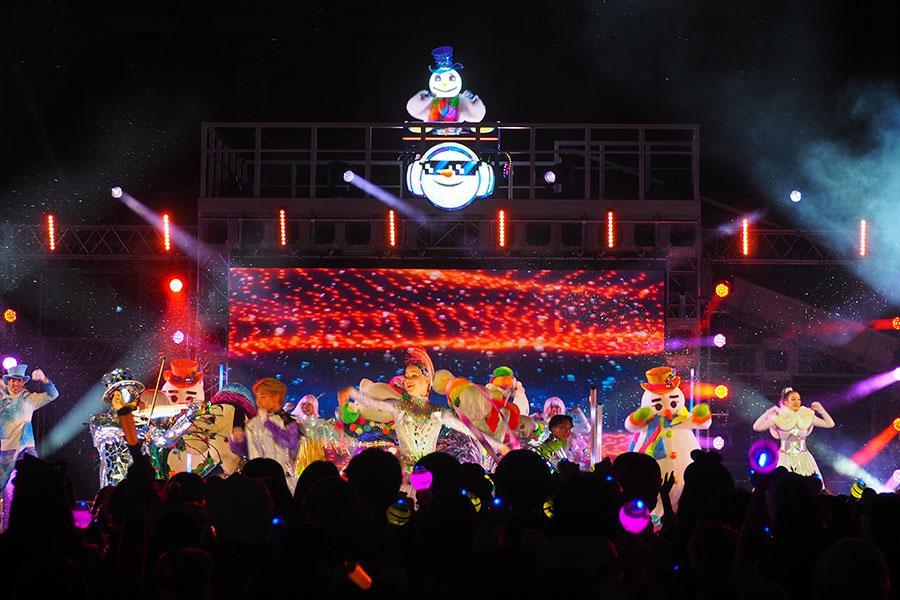 USJで4年ぶりのナイトショー、ド派手な新キャラDJがパーク沸かす/関西/芸能/デイリースポーツ online