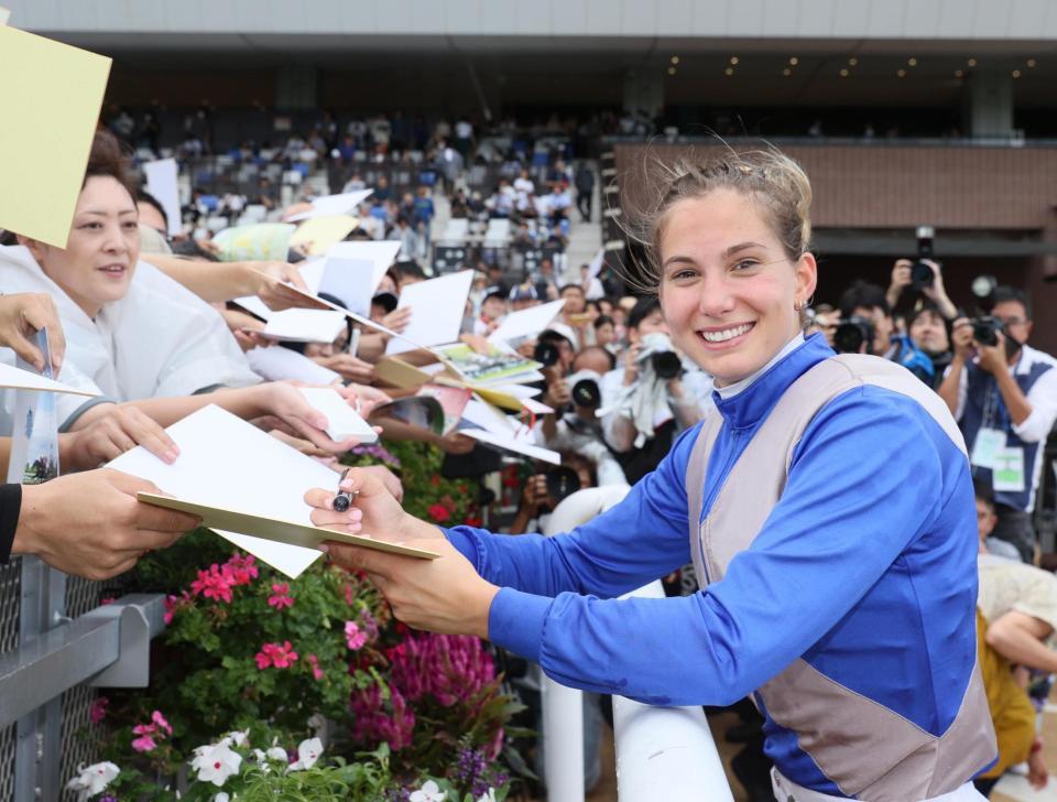 【WASJ】フランスの女性騎手マリー・ヴェロンがJRA初勝利「夢のようです」/うま屋/デイリースポーツ online